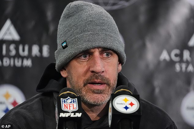 „Zlomení“ bývalí spoluhráči Aarona Rodgersa povedali obrancovi, že ...